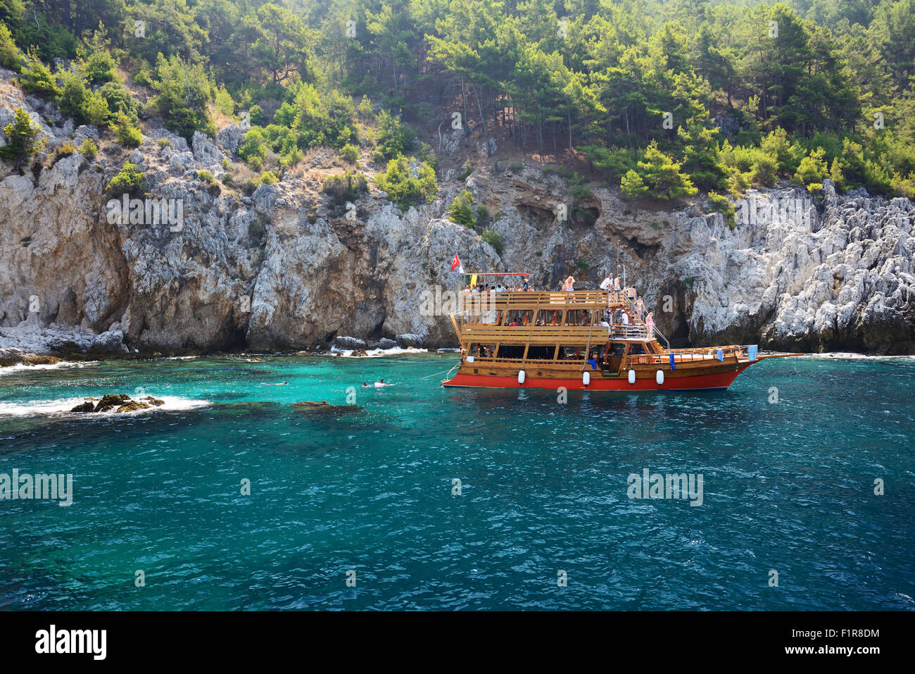 Beach and mountains near Alanya, Turkey Stock Photo - Alamy