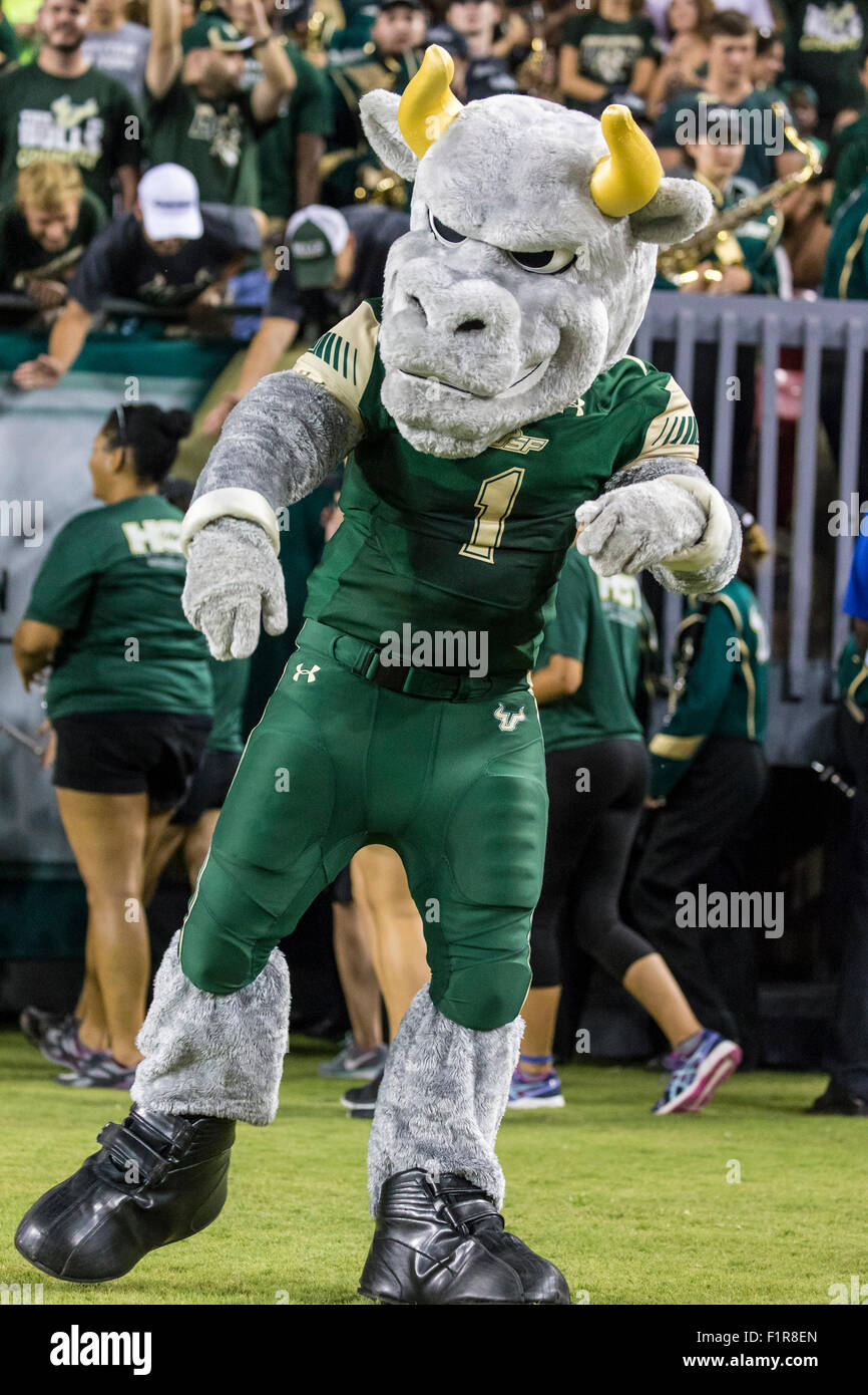 Tampa, Florida, USA. 5th September, 2015. USF mascot ''Rocky the Bull ...