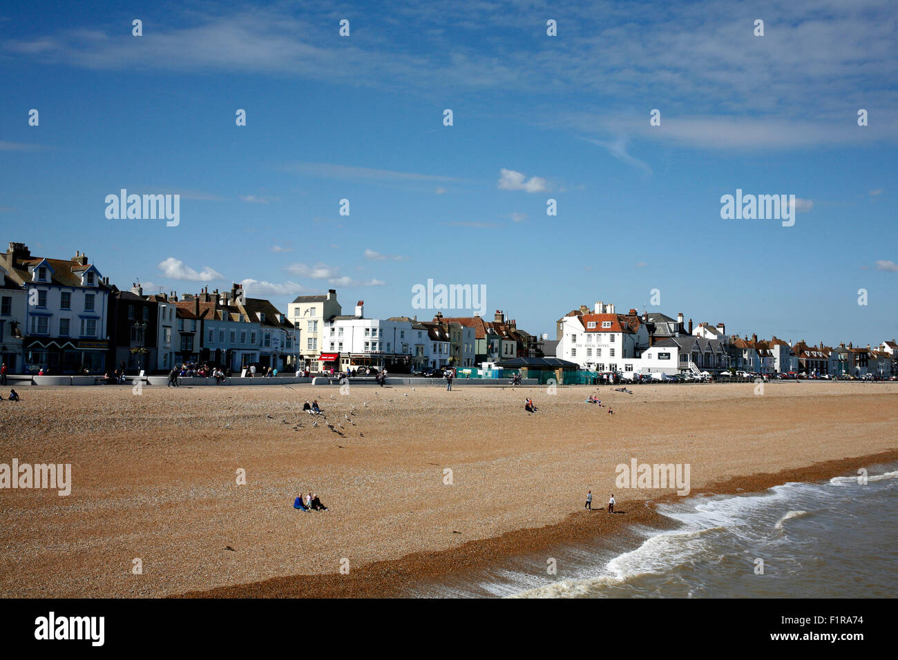 Deal kent beach tourists hi-res stock photography and images - Alamy