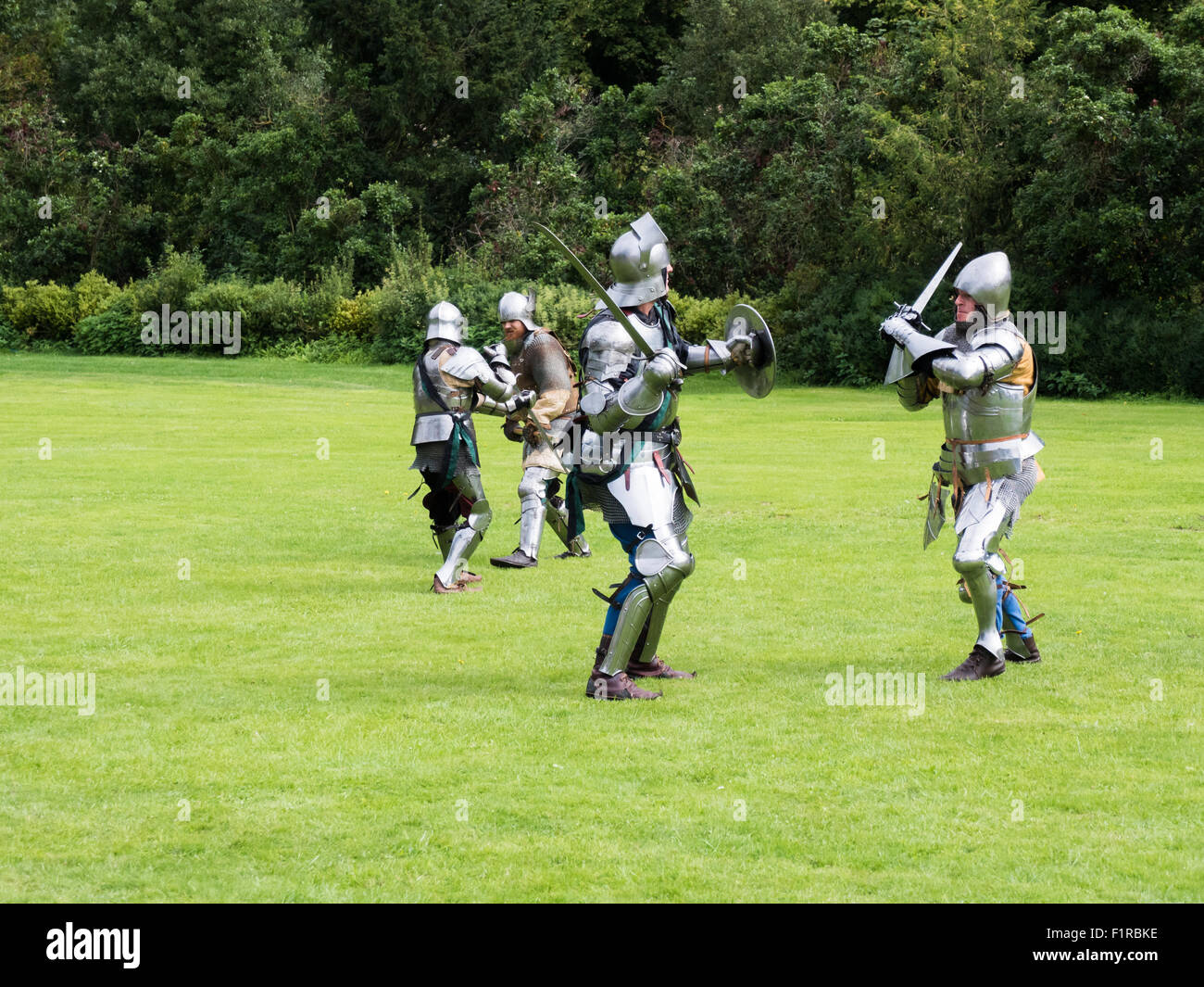 In knights armour suit hi-res stock photography and images - Alamy