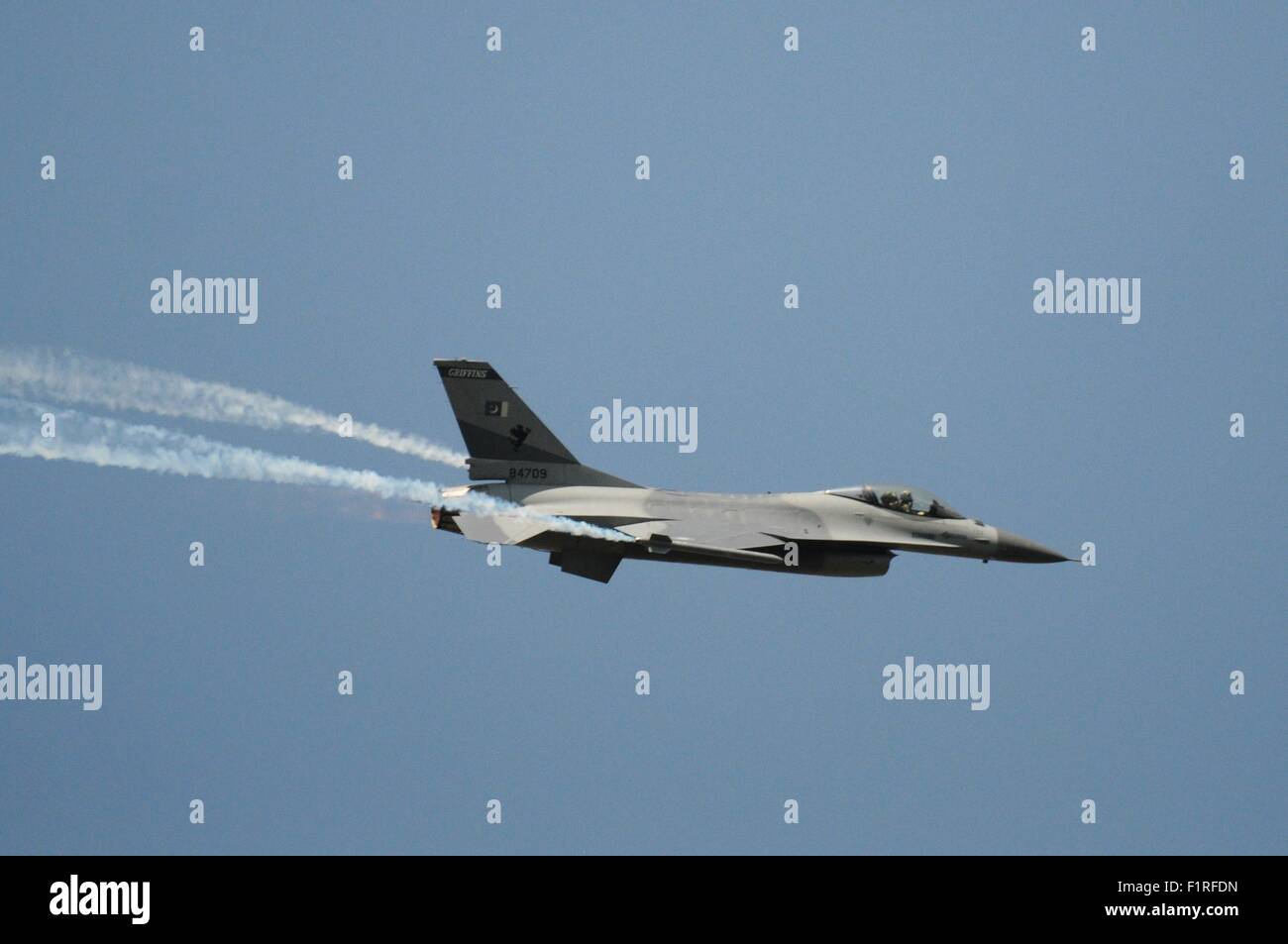 Islamabad, Pakistan. 6th Sep, 2015. A Pakistani F-16 fighter jet ...
