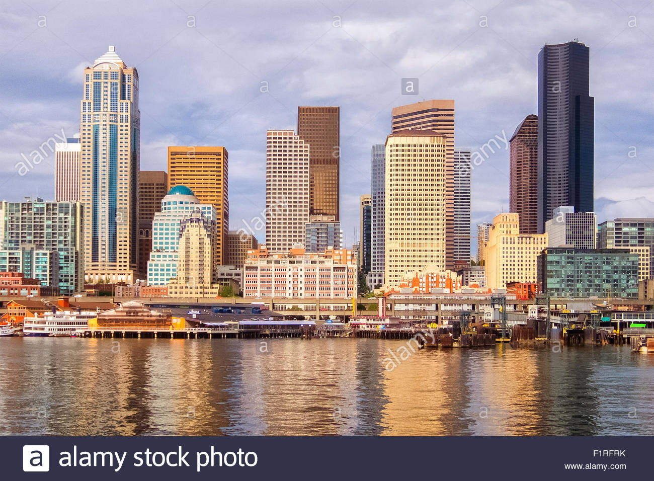 Washington Mutual Tower High Resolution Stock Photography and Images ...