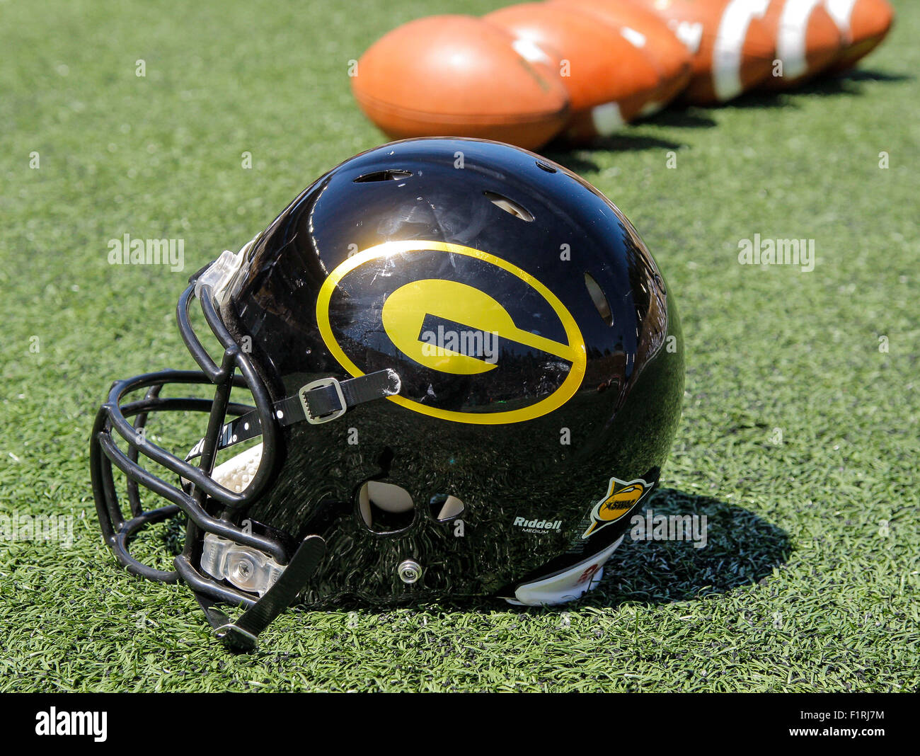 Football hetmet hi-res stock photography and images - Alamy