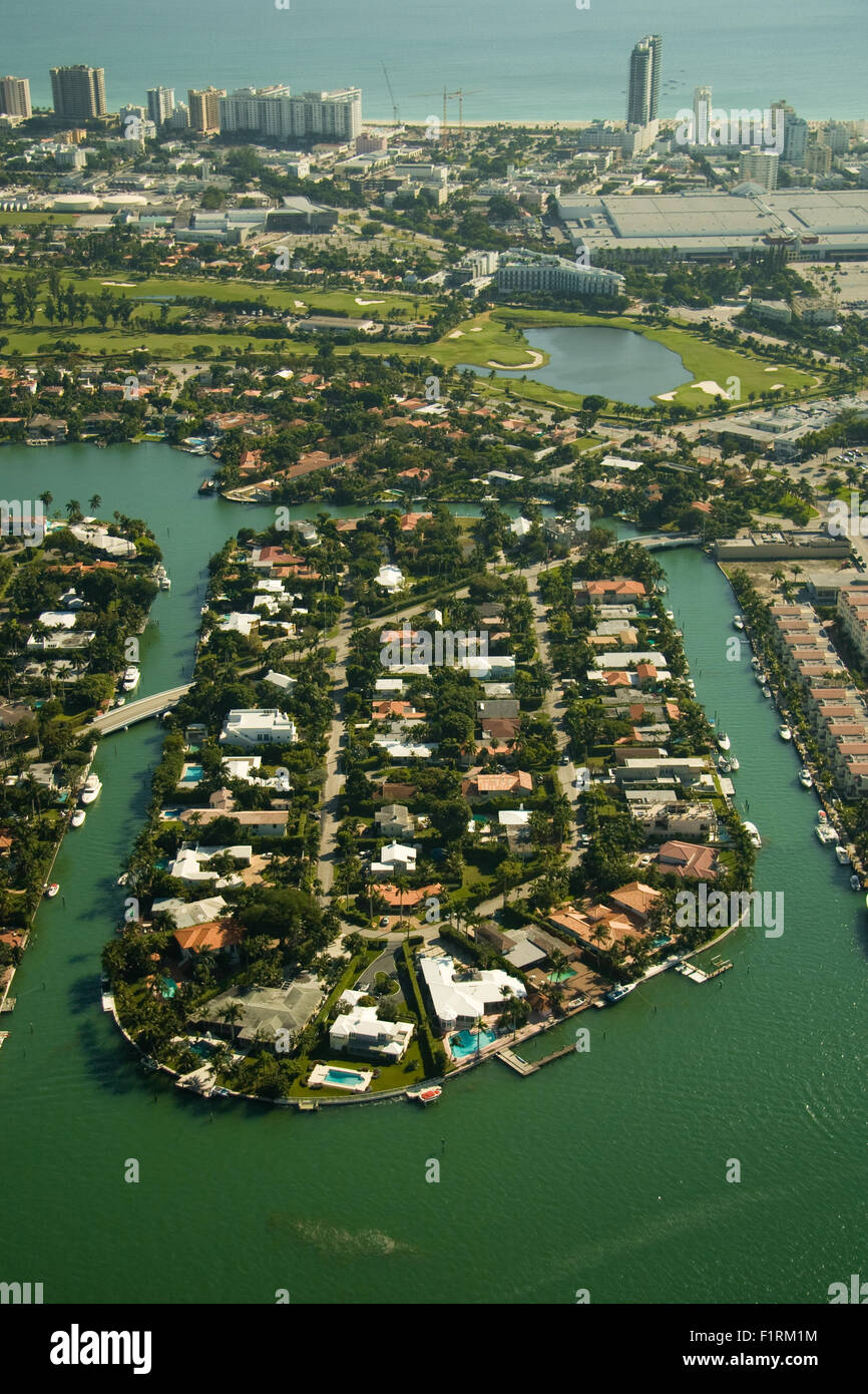 Aerial view of homes on coastal island of Miami city, Florida, U.S.A ...