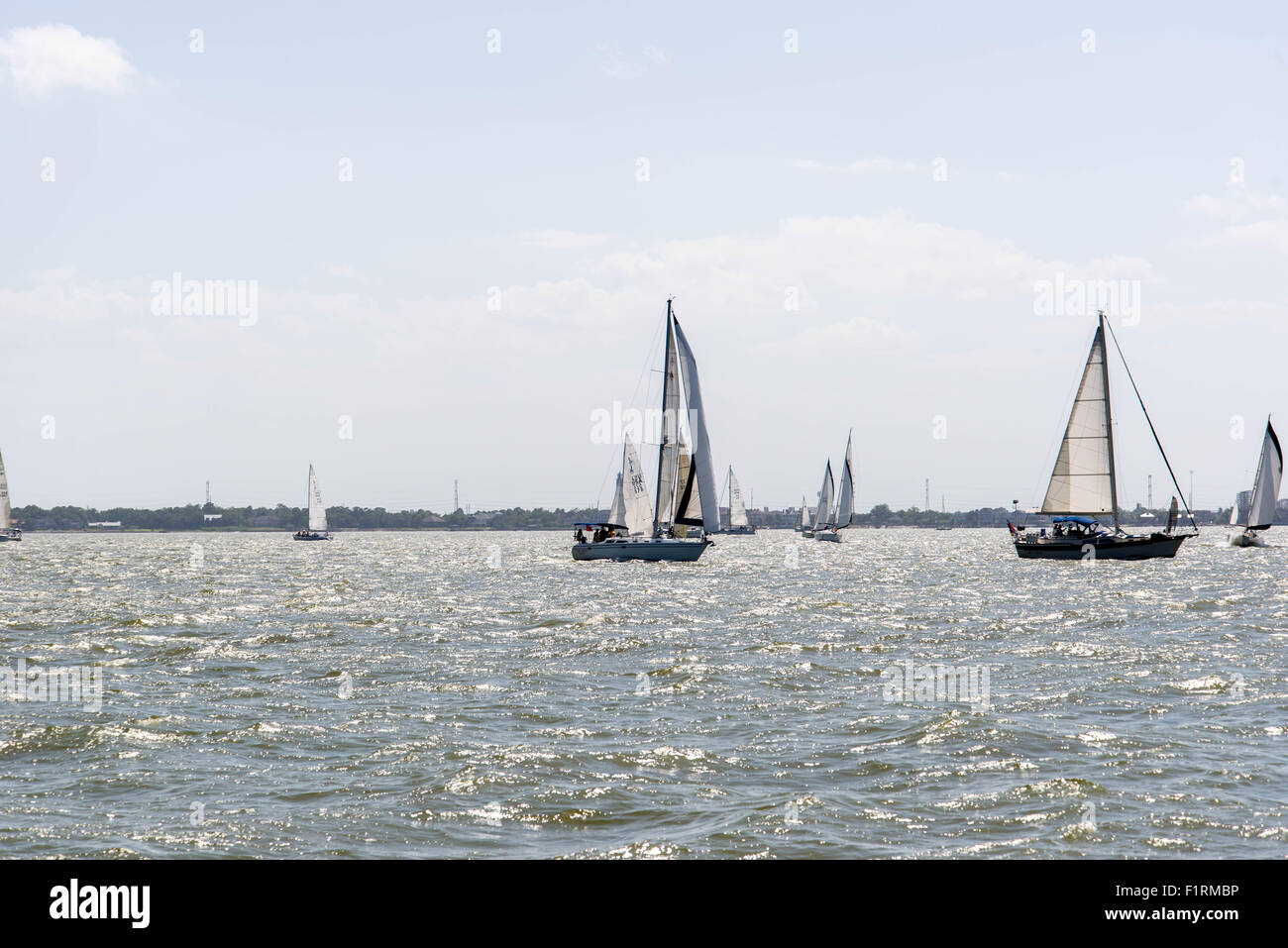 sailing a yacht in the open ocean Stock Photo - Alamy