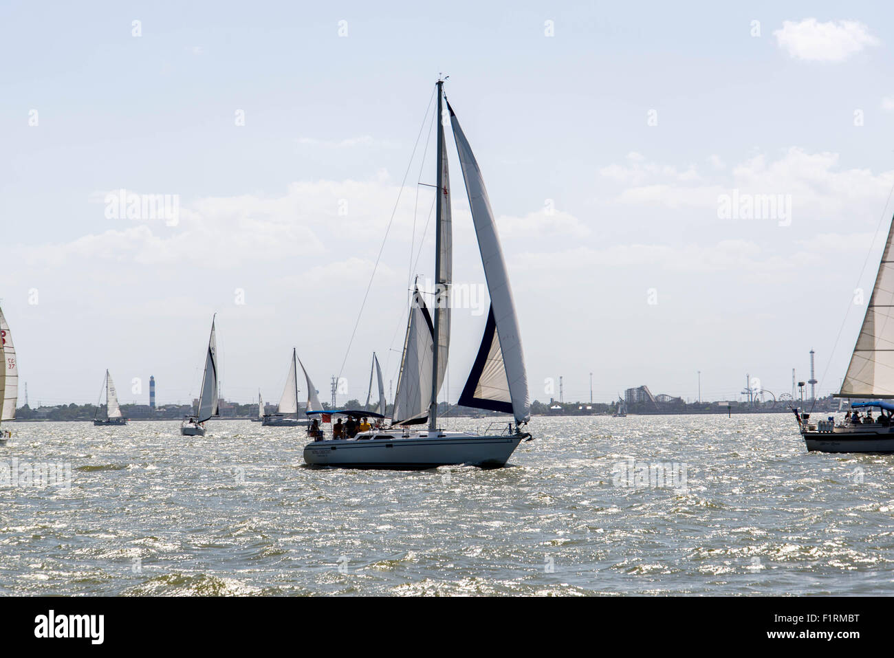 sailing a yacht in the open ocean Stock Photo - Alamy