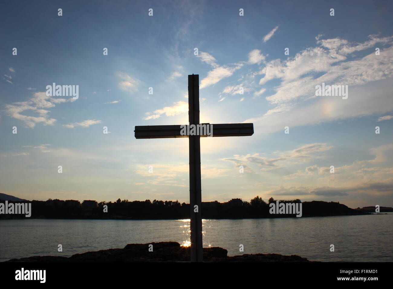 Cross at the seaside Stock Photo - Alamy