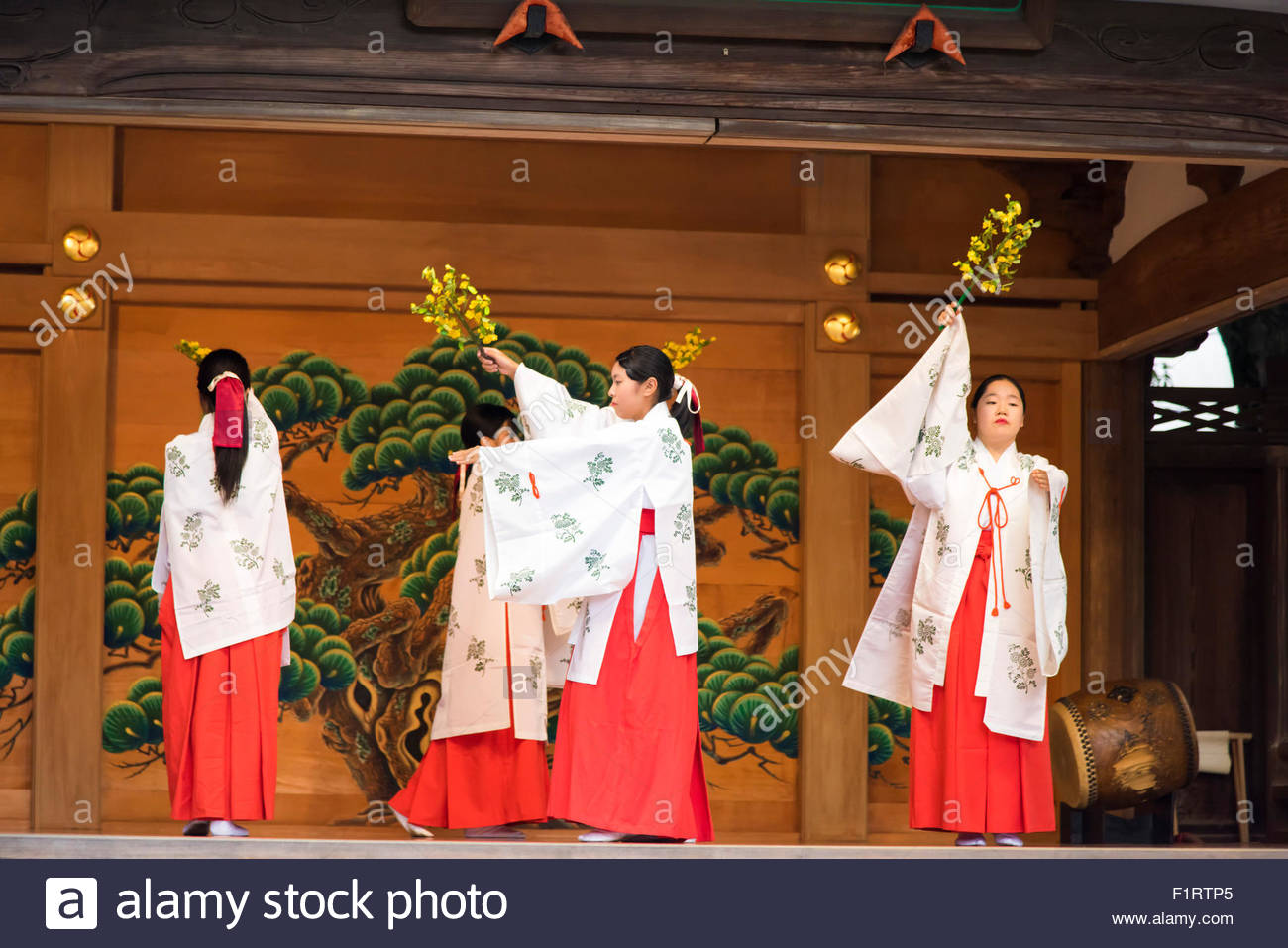 Miko Japanese Shrine Stock Photos & Miko Japanese Shrine Stock Images ...
