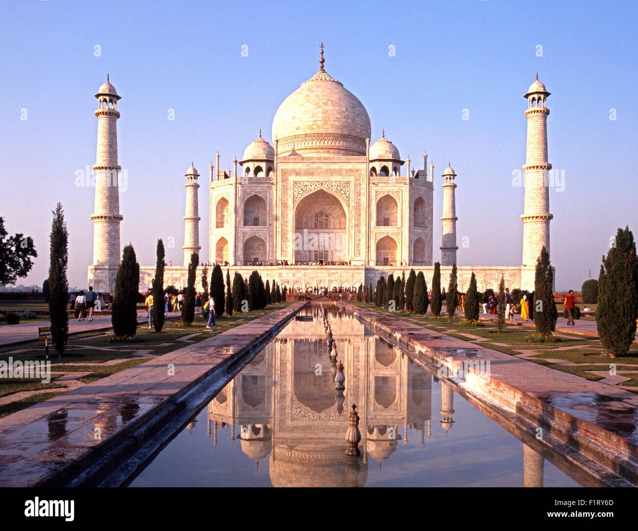 View of the Taj Mahal in the early evening light (built by Mughal ...