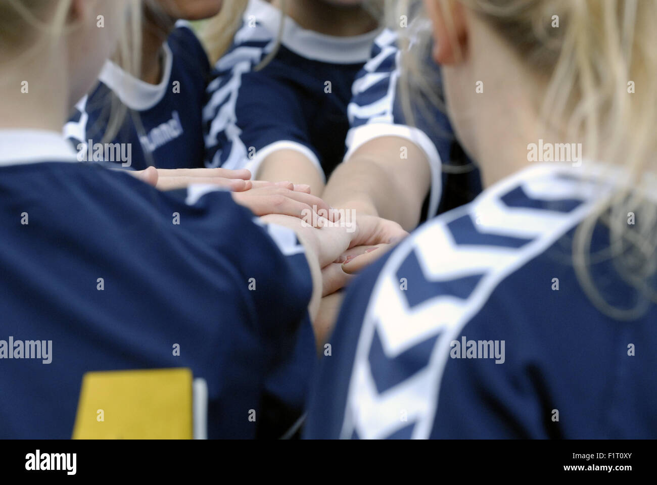 Female soccer players hi-res stock photography and images - Alamy