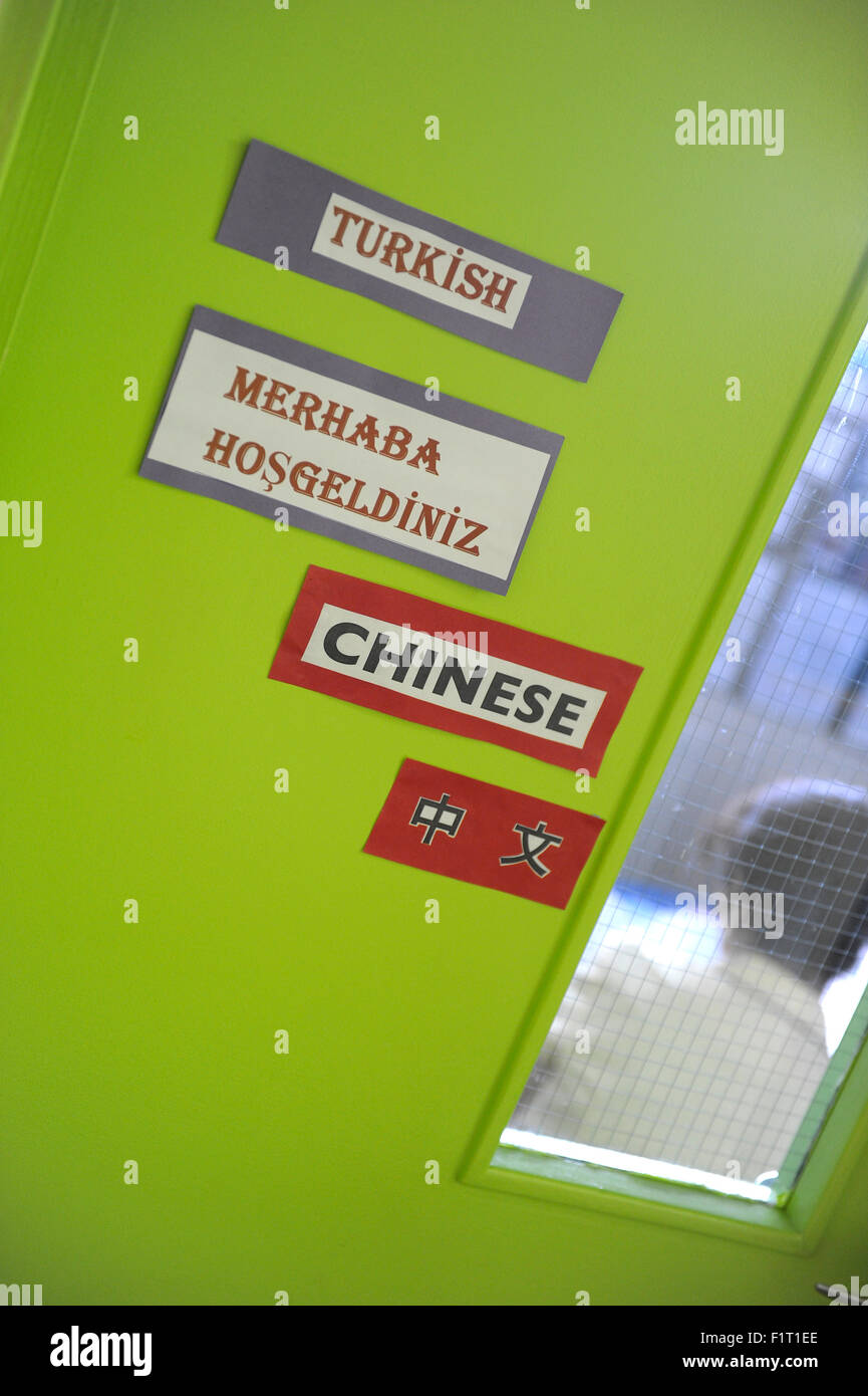 Sign language classroom hi-res stock photography and images - Alamy