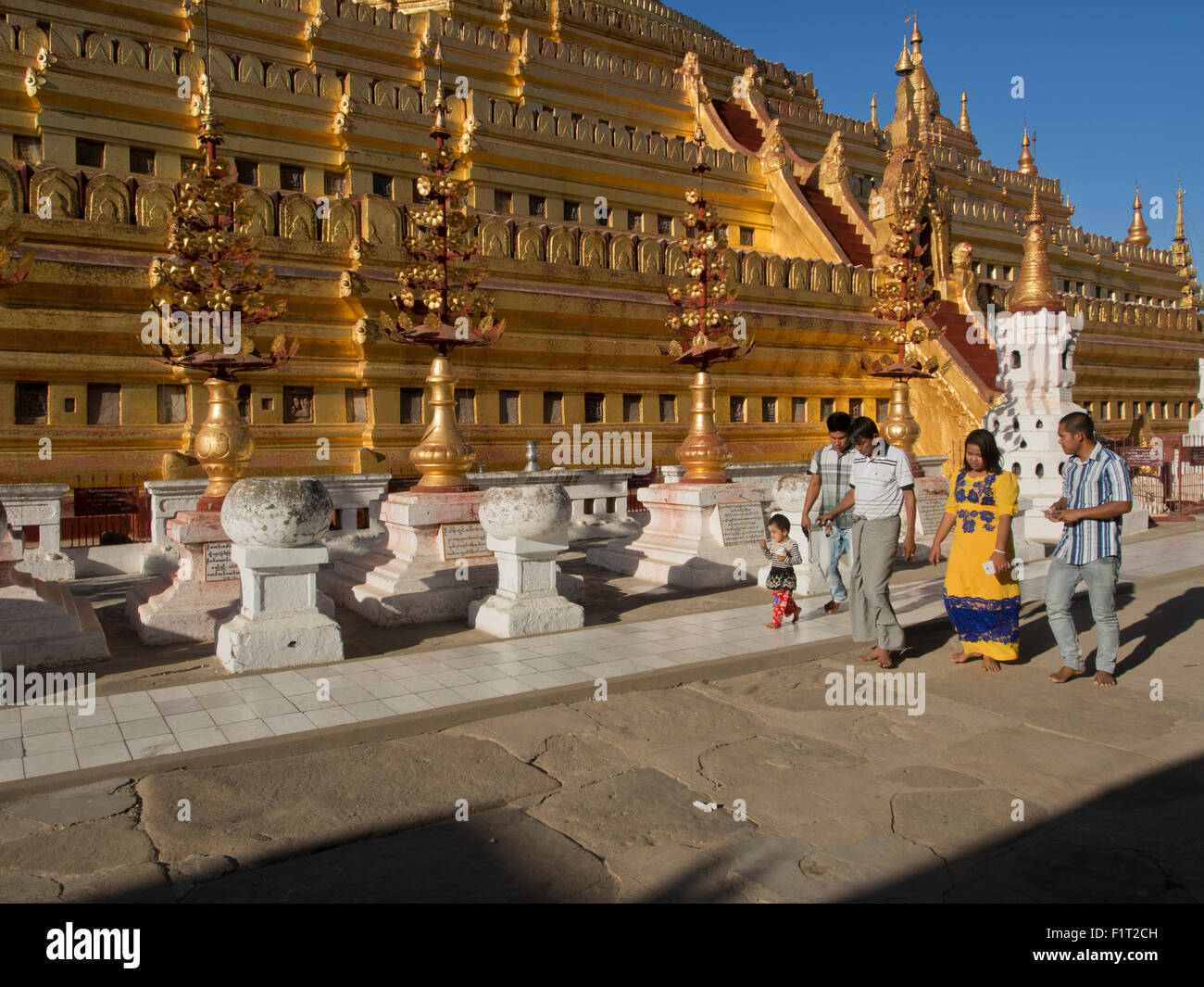 Buddhist temples hi-res stock photography and images - Alamy