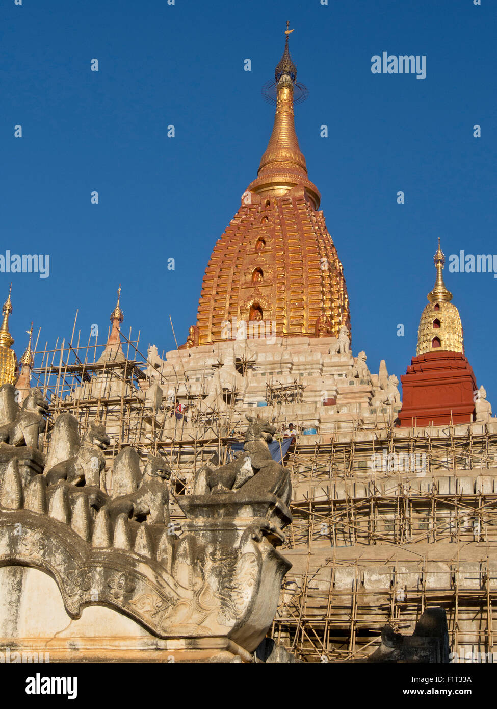 Burmese temples buddhist temples hi-res stock photography and images - Alamy