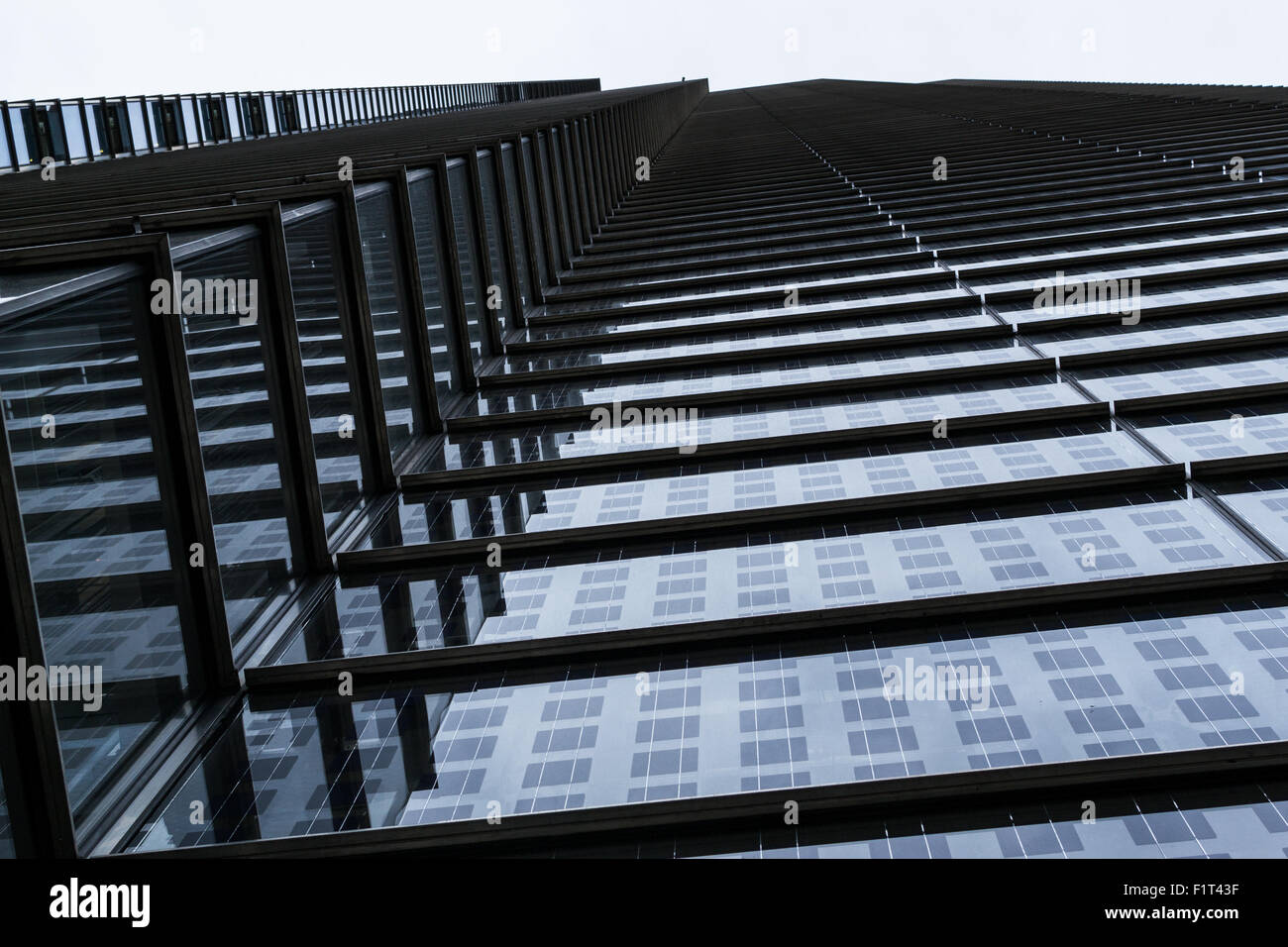 Geometric patterns facade new hi-res stock photography and images - Alamy