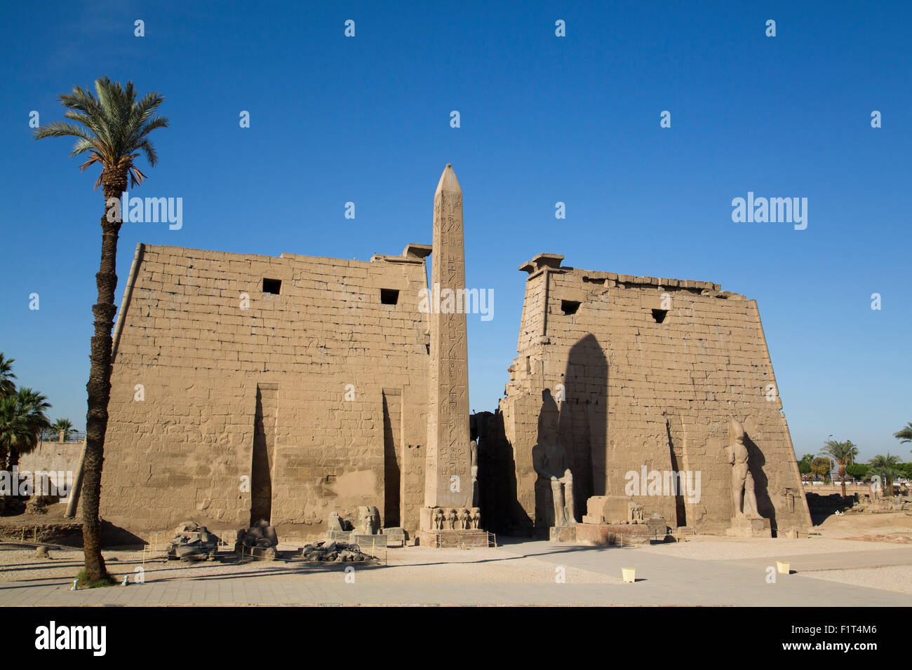 Obelisk, 25 meters high in front of plyon 65 meters wide, Luxor Temple ...