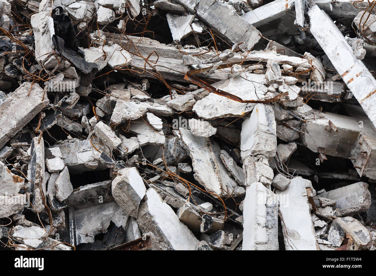 Destroyed building - rubble Stock Photo - Alamy Destroyed building - rubble Stock Photo - Alamy