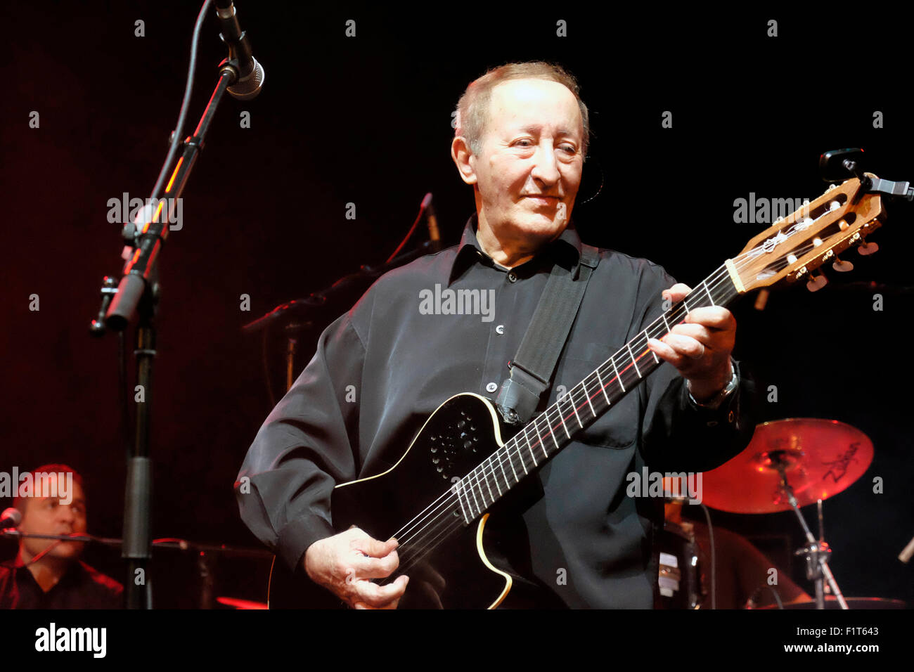 Famous algerian singer hi-res stock photography and images - Alamy