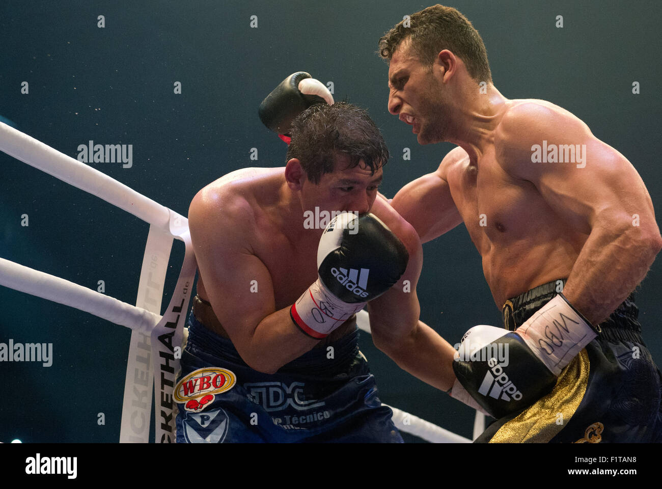 Dresden, Germany. 5th Sep, 2015. Boxing pros Daniel Sanabria (L) of ...