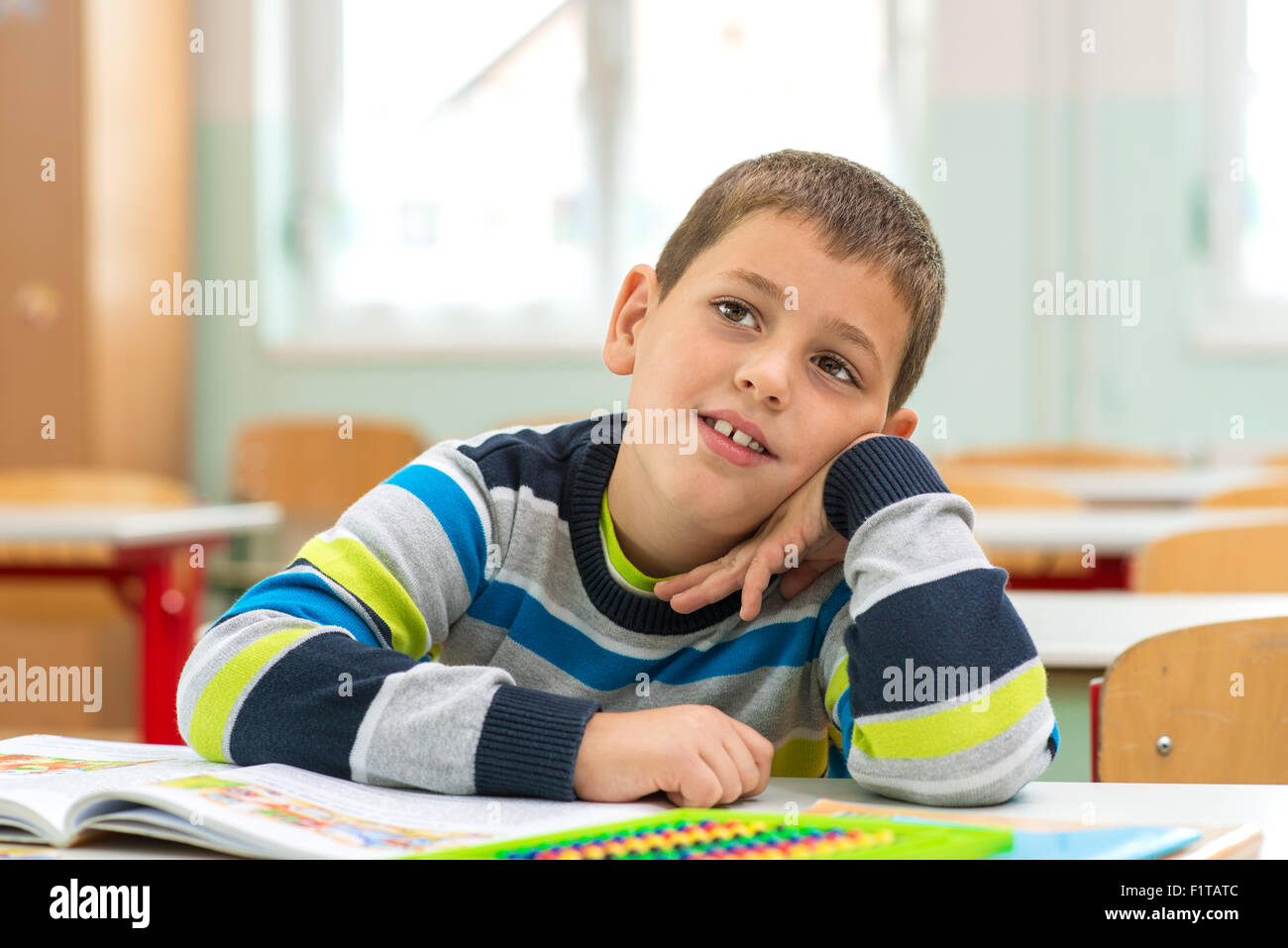 School children sitting on bench hi-res stock photography and images ...