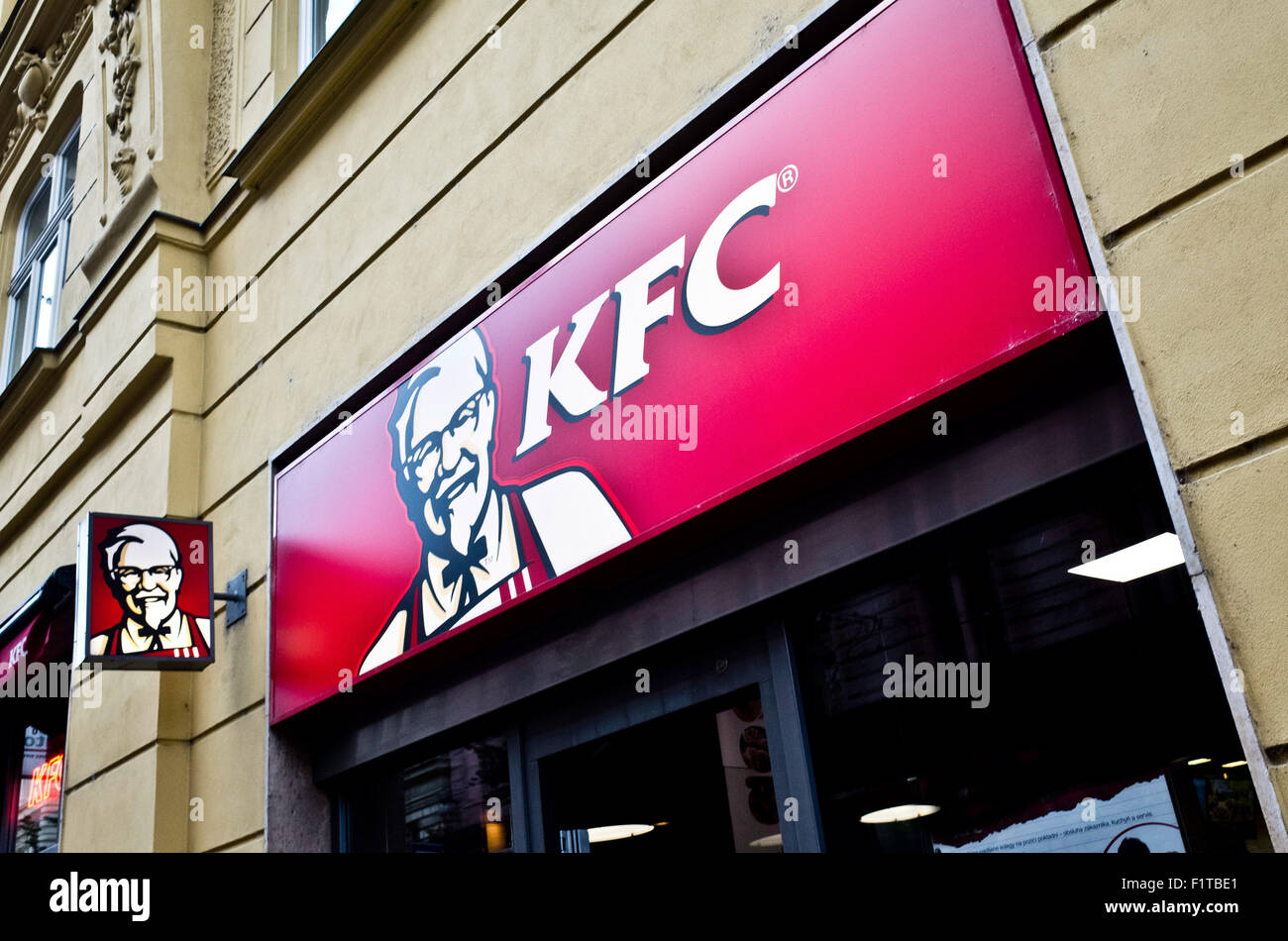 Kfc logo hi-res stock photography and images - Alamy
