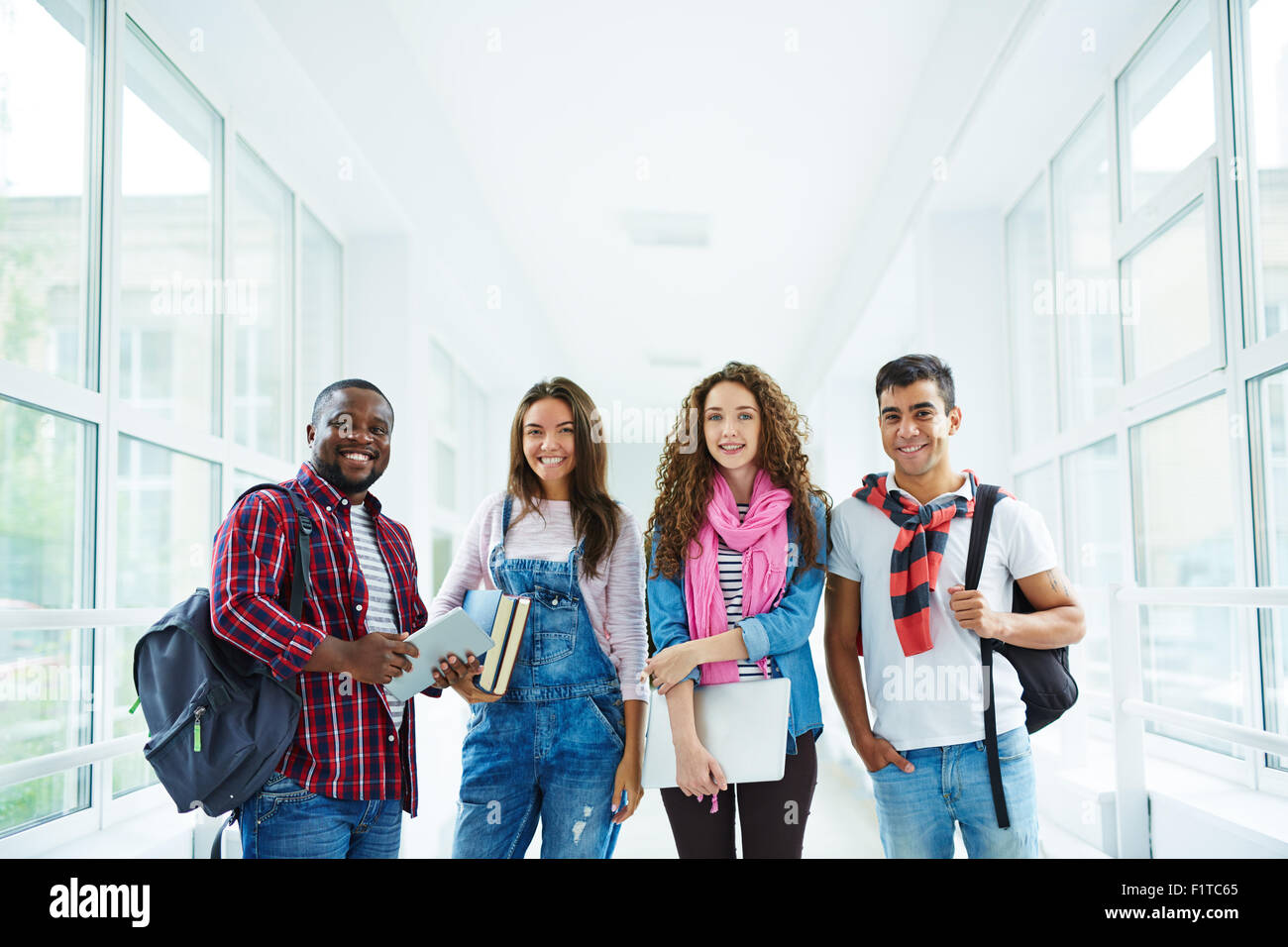 Happy high school hi-res stock photography and images - Alamy