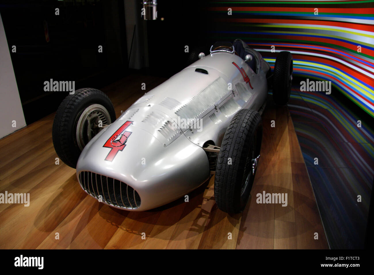 ein Mercedes "Silberpfeil" Rennwagen, November 2013, Berlin Stock Photo ...
