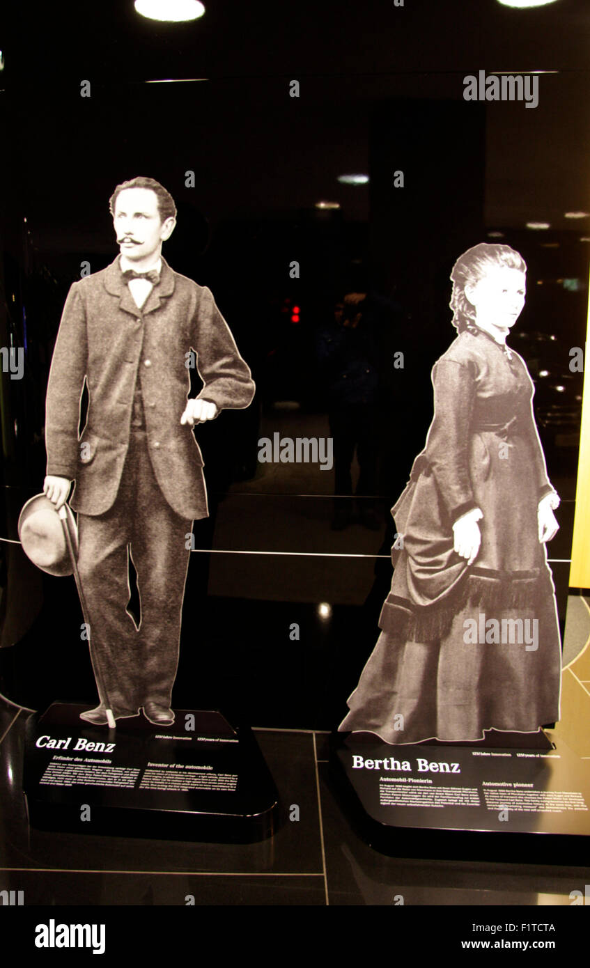 Bilder von Carl Benz und Bertha Benz, November 2013, Berlin Stock Photo ...