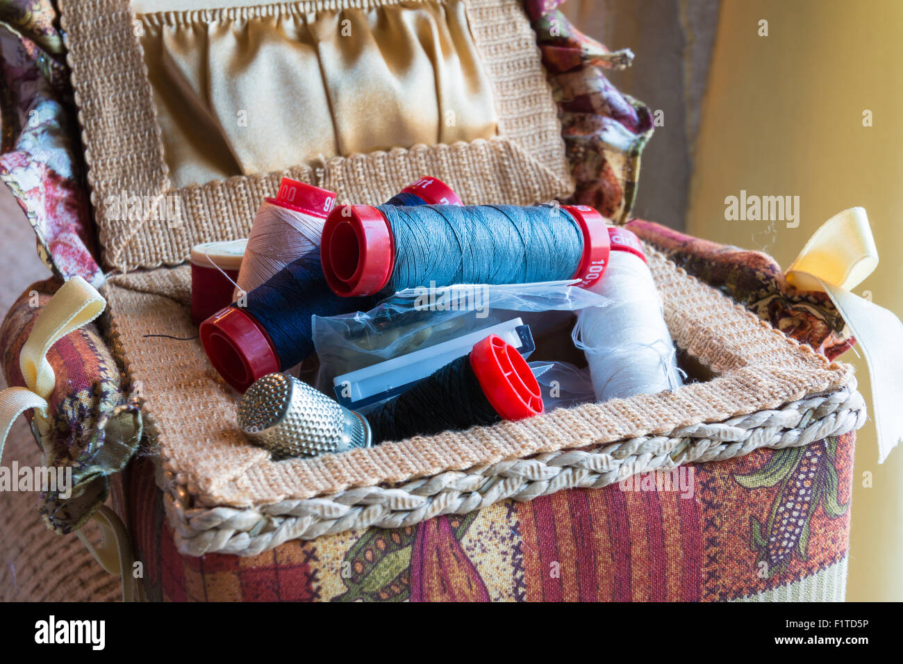sewing kit with needles and threads Stock Photo - Alamy