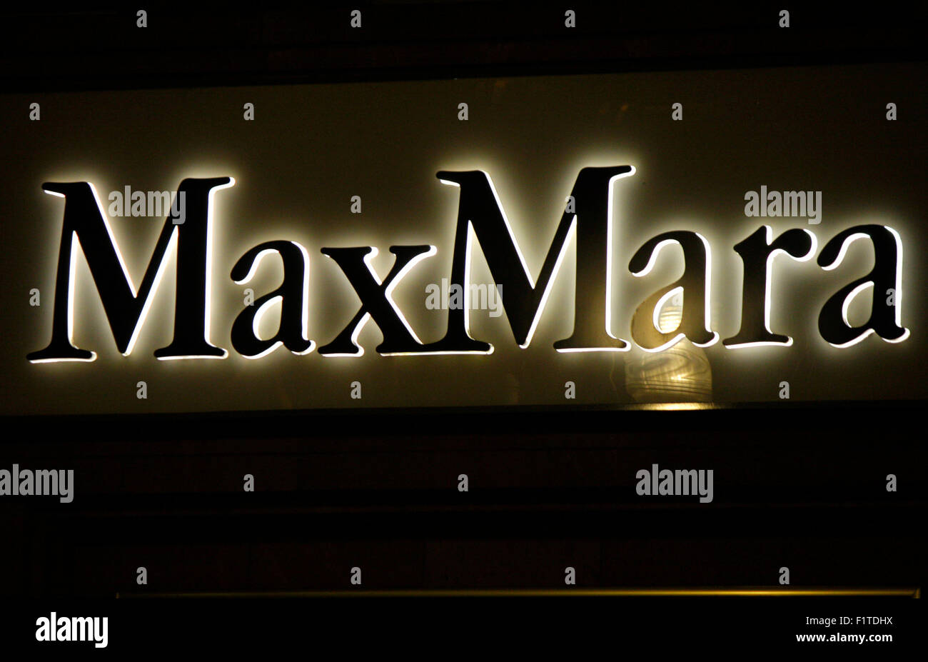 Signage max mara logo hi-res stock photography and images - Alamy