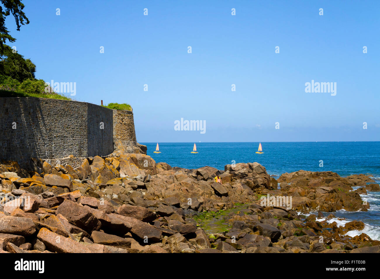 Pink granite coast sea cotes d'armor Stock Photo - Alamy