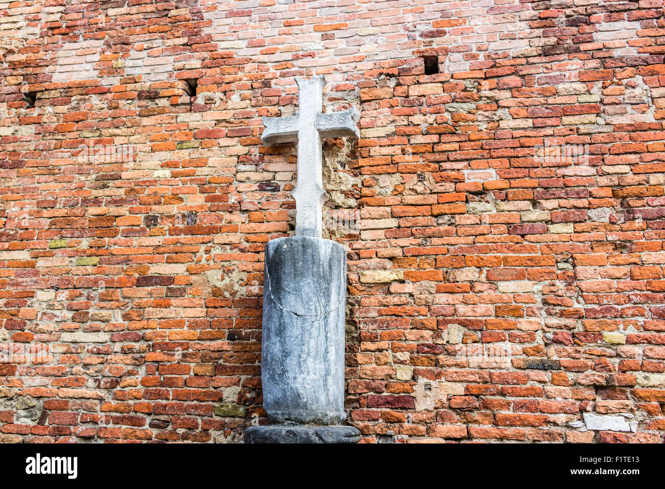 Carved cross light hi-res stock photography and images - Alamy