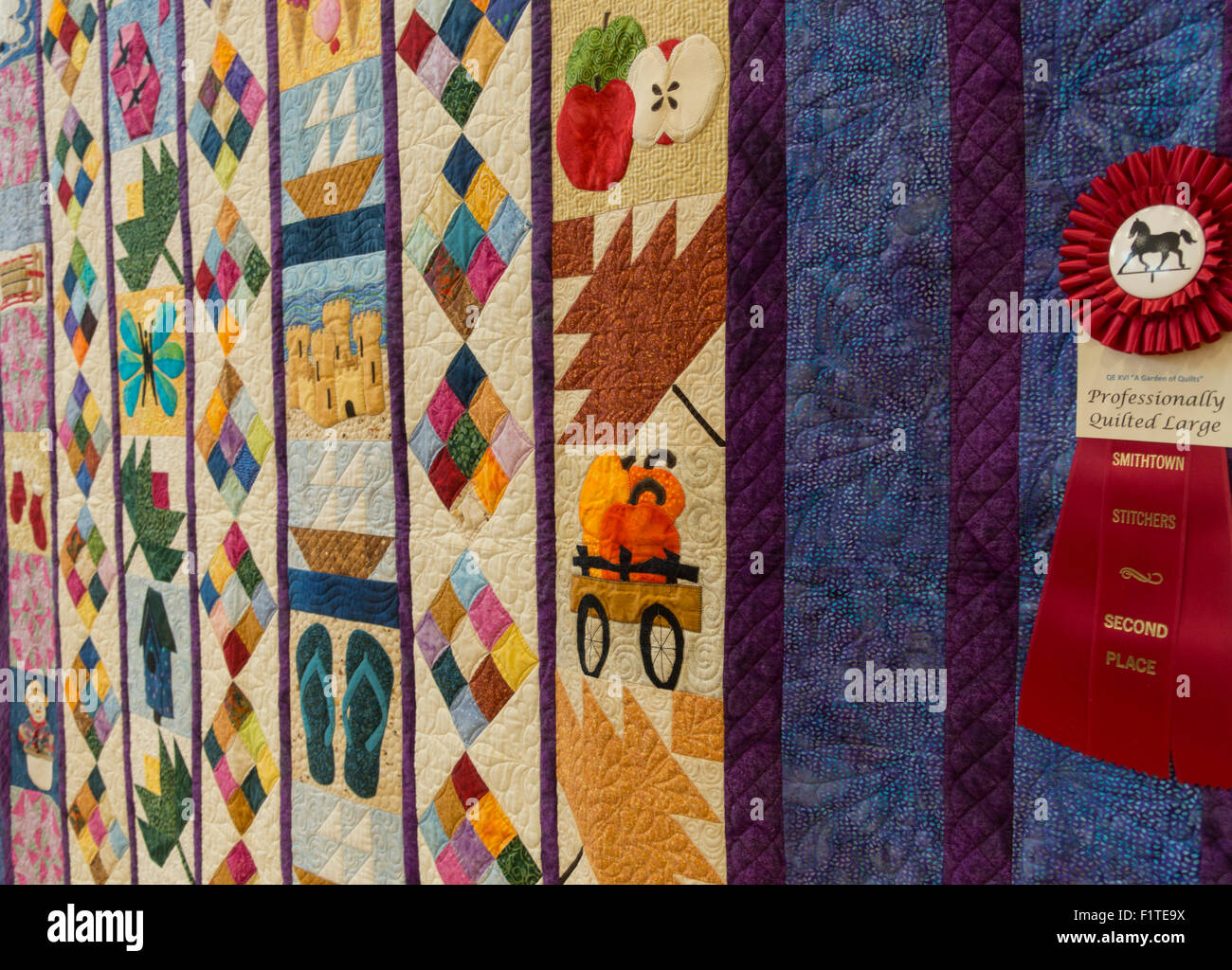 quilt show quilts Stock Photo - Alamy