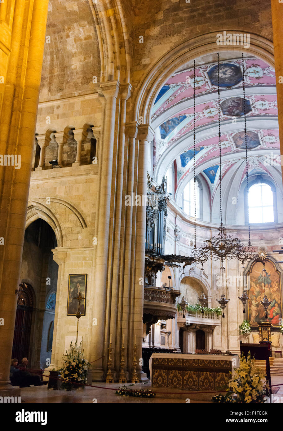 Inside Lisbon's Cathedral Stock Photo - Alamy