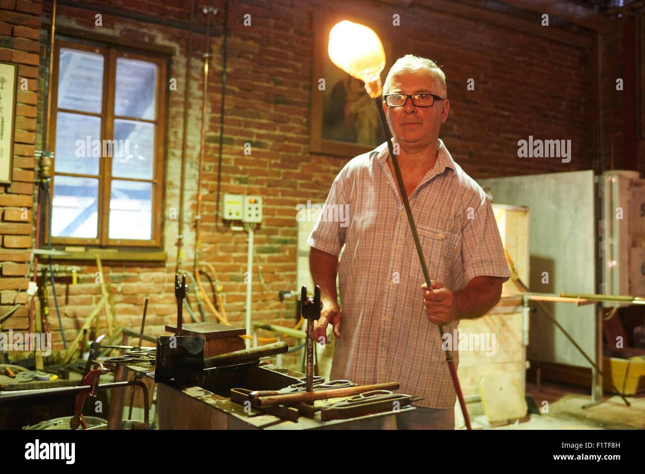 Glassmaker hi-res stock photography and images - Alamy