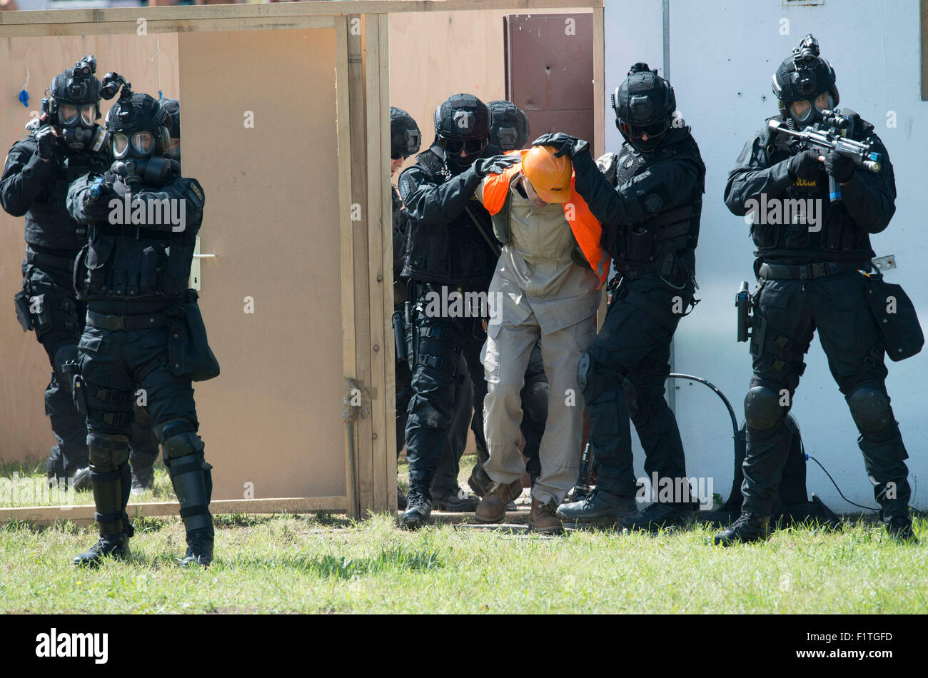 Zagreb, Croatia. 7th Sep, 2015. Members of Croatian special police unit ...