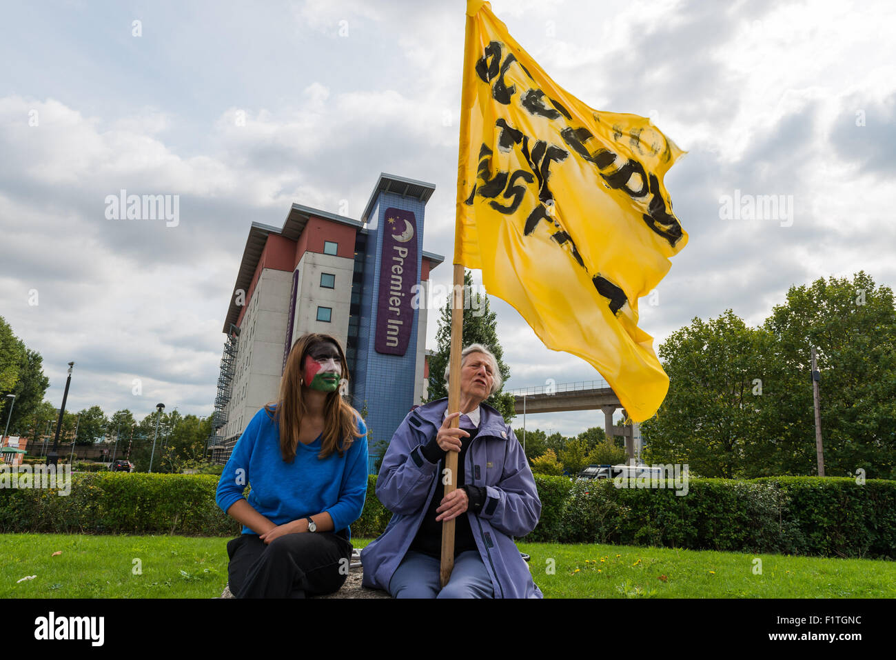 Dsei arms fair protest hi-res stock photography and images - Alamy