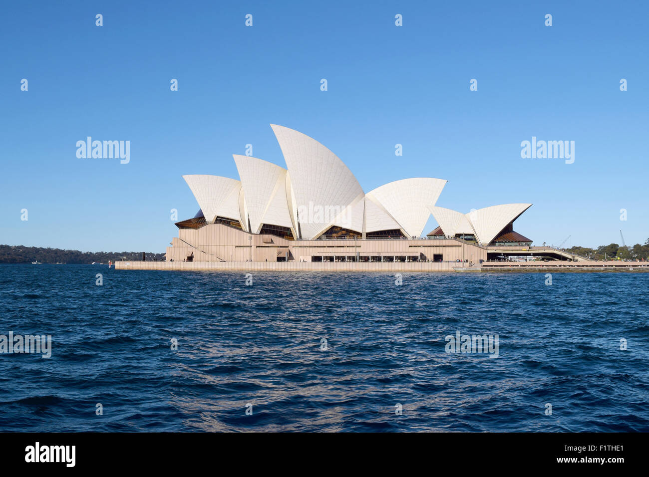SYDNEY, AUSTRALIA - AUG 2015: Side view of Sydney Opera House, famous ...