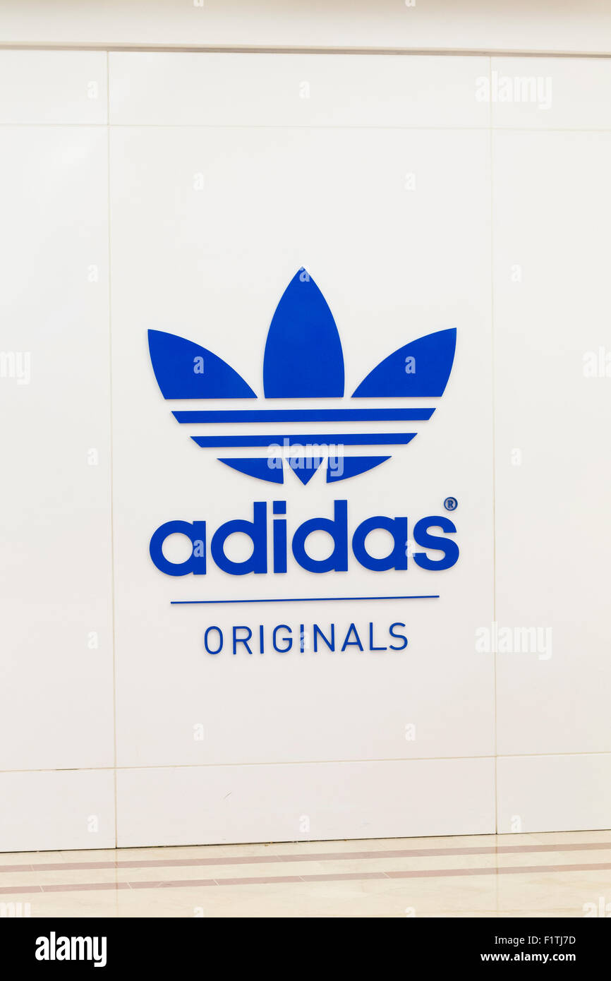 Adidas logo hi-res stock photography and images - Alamy