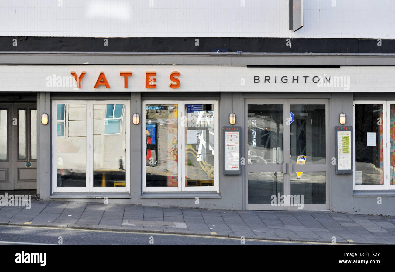 Yates bar hi-res stock photography and images - Alamy