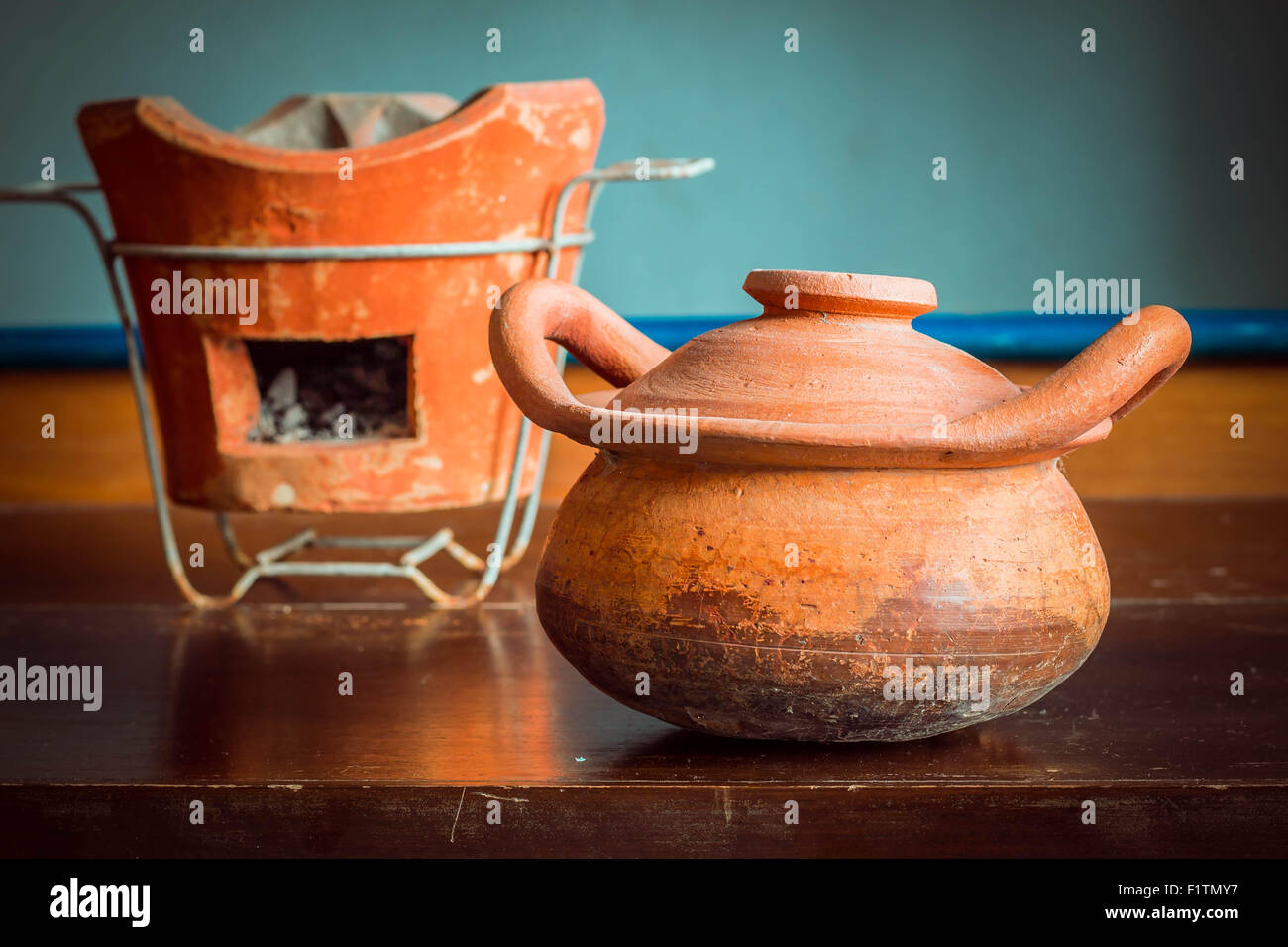 Clay cooking stove hi-res stock photography and images - Alamy