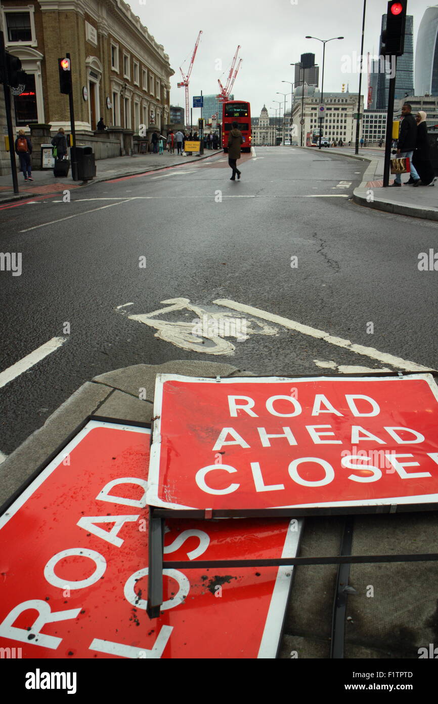 road ahead closed sign near London Bridge ENgland UK Stock Photo - Alamy