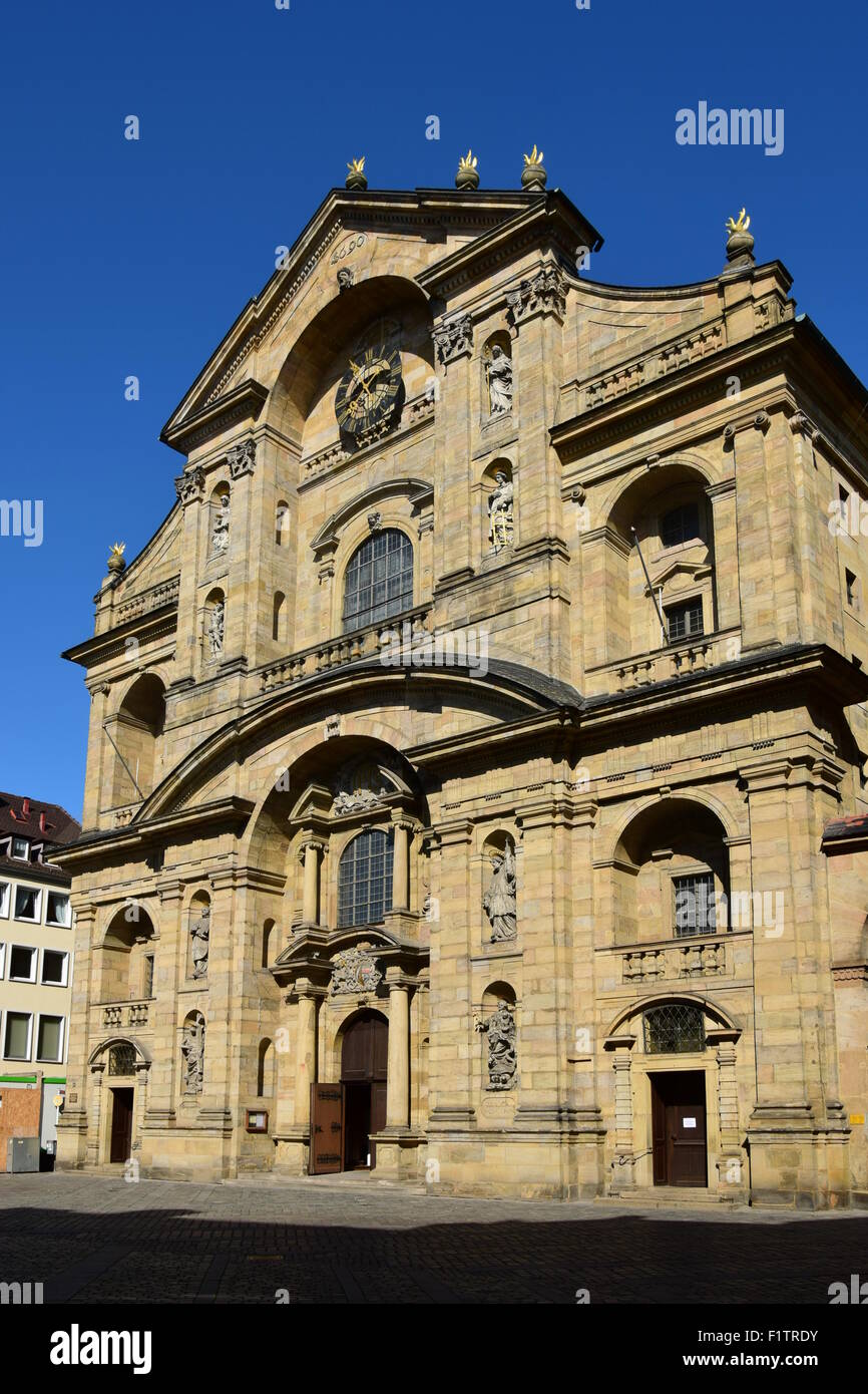 Bamberg (German pronunciation: [ˈbambɛɐ̯k]) is a town in Bavaria ...