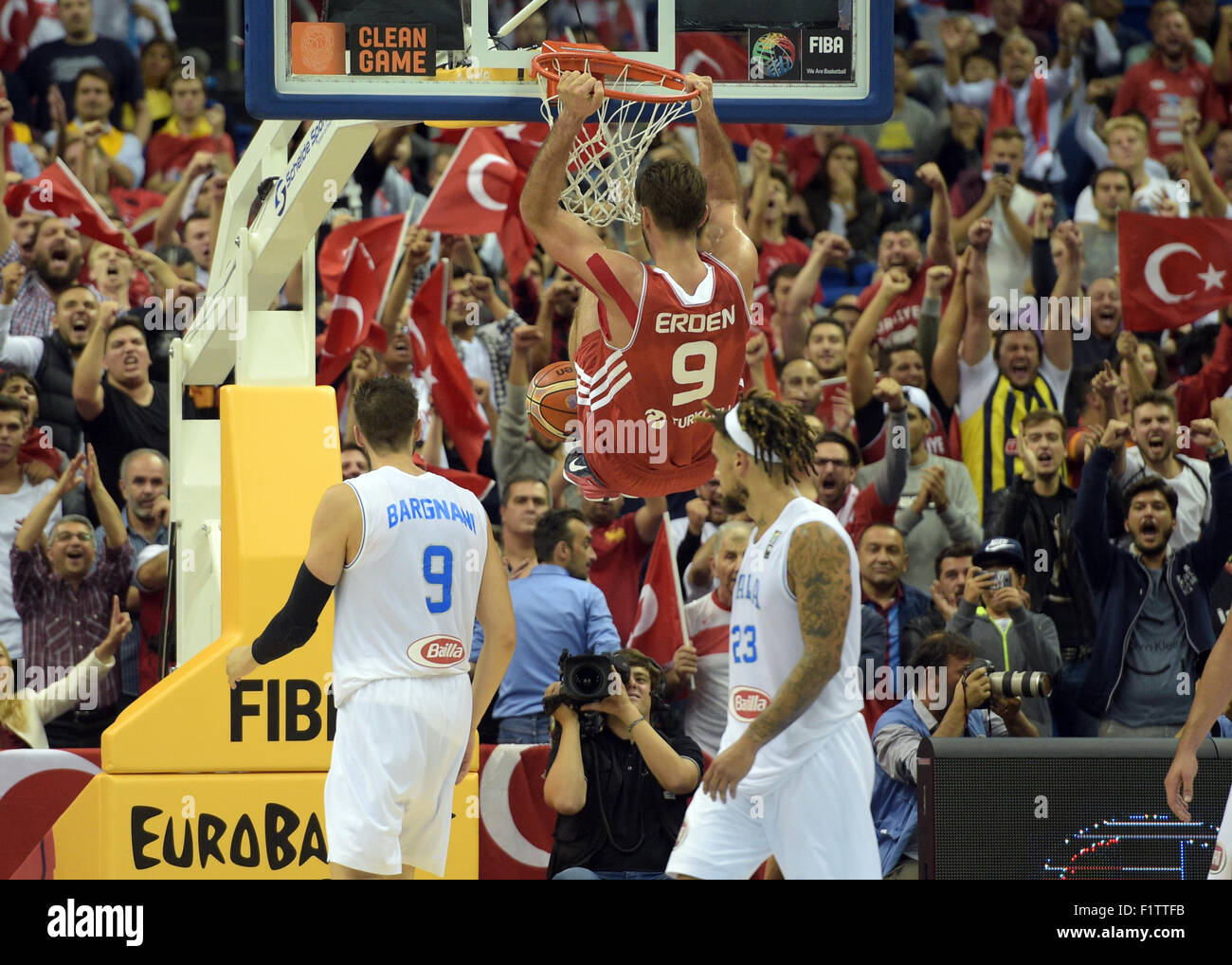 Turkey's Semih Erden in action during the European Championship ...