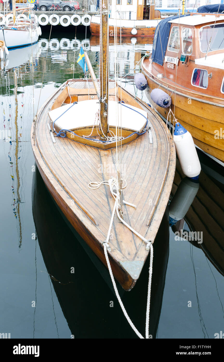 Antique wood boat hi-res stock photography and images - Alamy