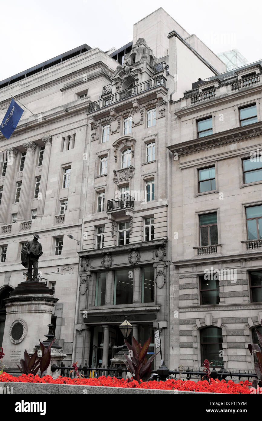 Exterior view of Russian investment bank VTB Capital 14 Cornhill ...