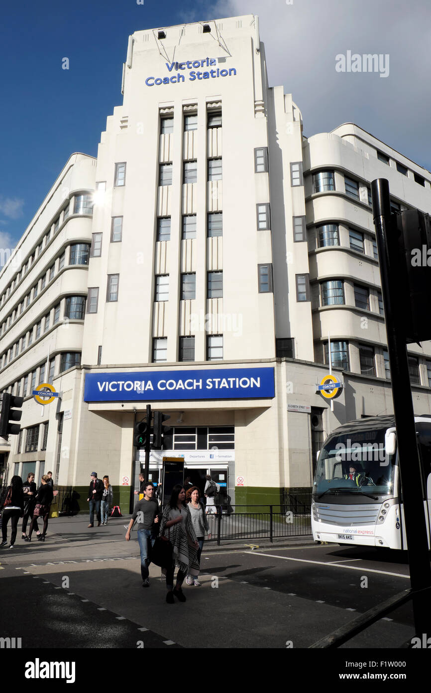 Victoria coach station hi-res stock photography and images - Alamy