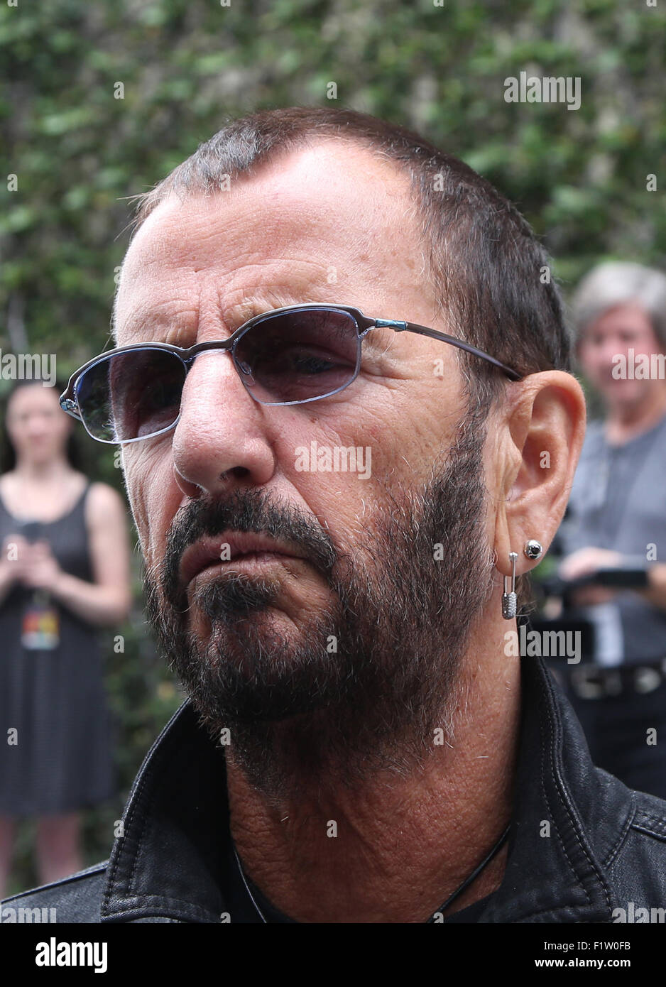 Birthday fan gathering for Ringo Starr's 75th and to call for peace ...