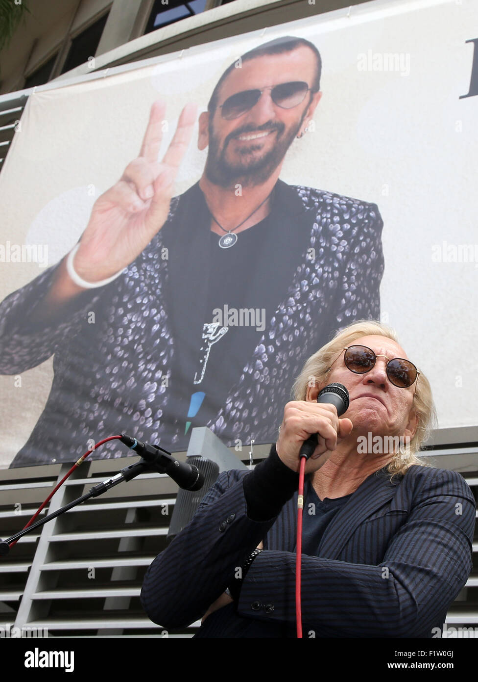 Birthday fan gathering for Ringo Starr's 75th and to call for peace ...