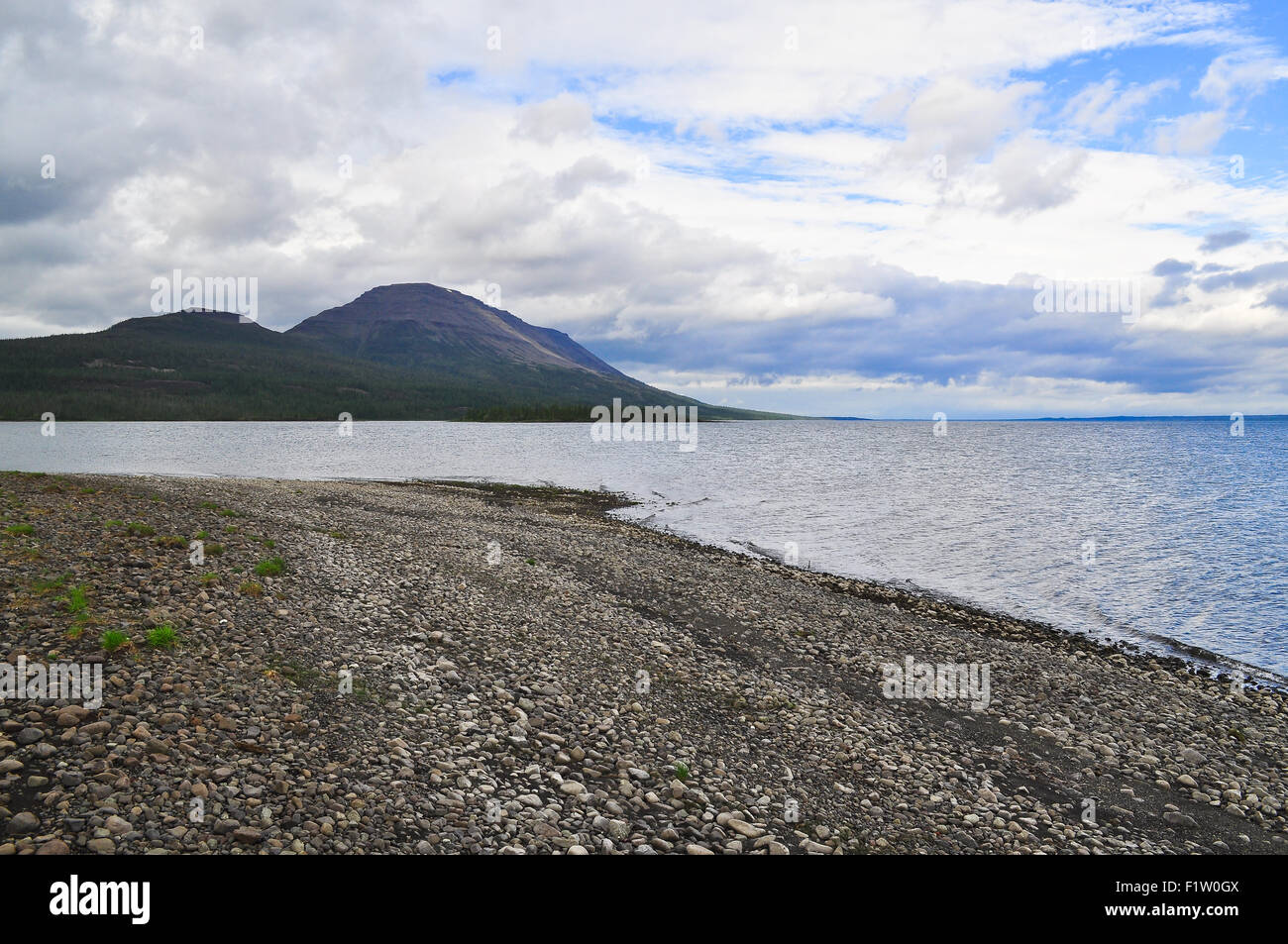 The mountains of lake. The Taimyr Peninsula, Putorana plateau, Siberia ...