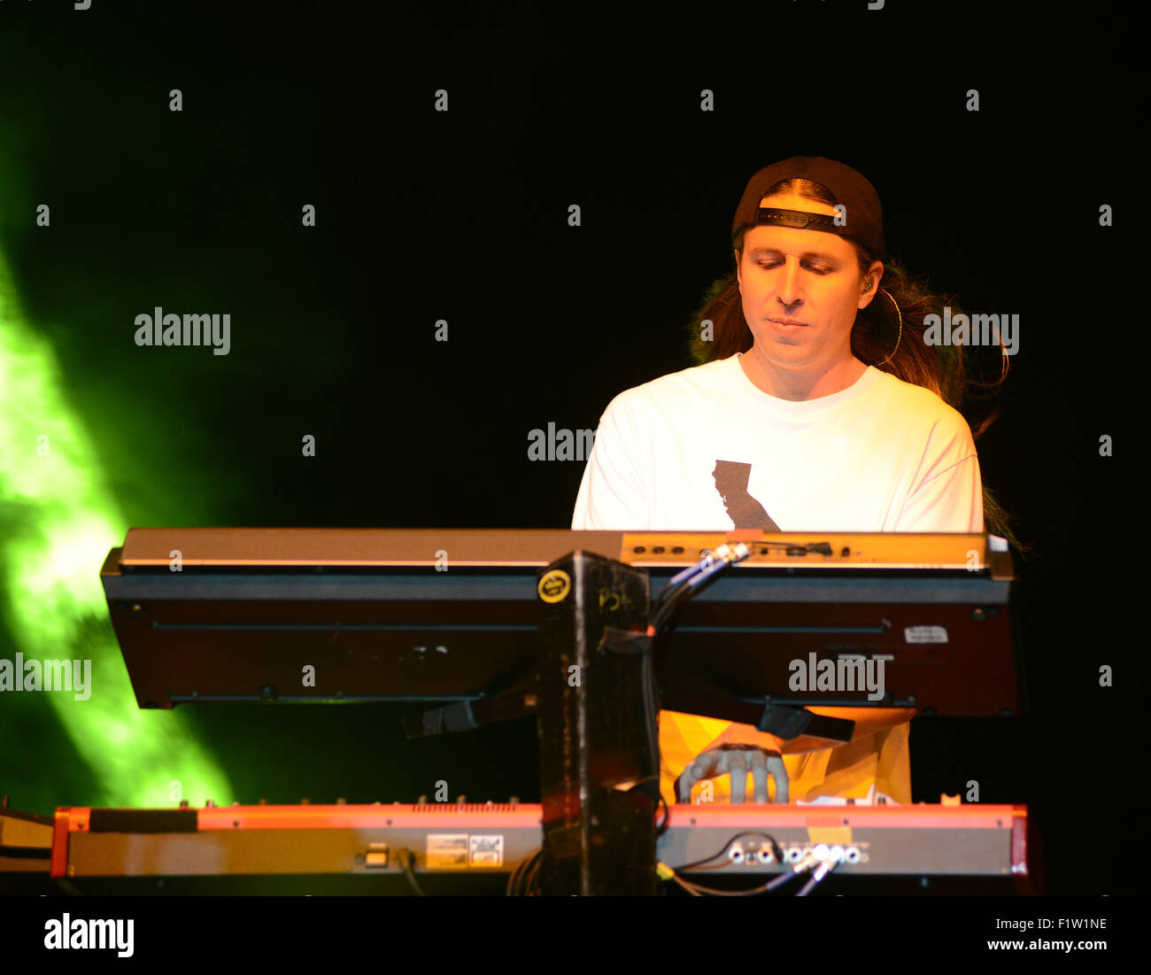 Calf singer hi-res stock photography and images - Alamy